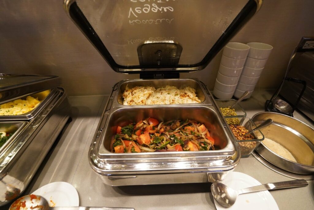 Review: M Club Lounge at Calgary Marriott Downtown | Frugal Flyer