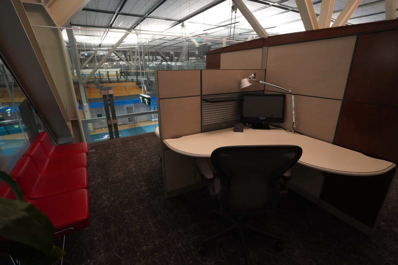 Review: Air Canada Maple Leaf Lounge (Transborder) at Vancouver ...