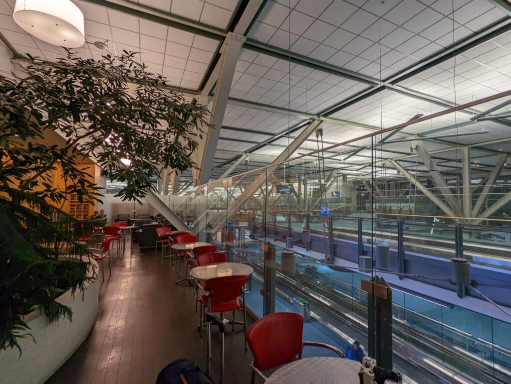 Review: Air Canada Maple Leaf Lounge (Transborder) at Vancouver ...
