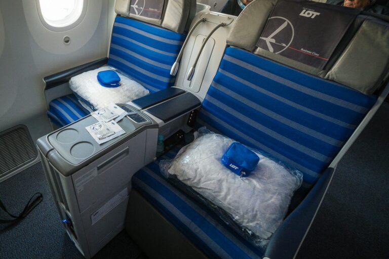 Review: LOT Polish Airlines Business Class (787-9) | Frugal Flyer