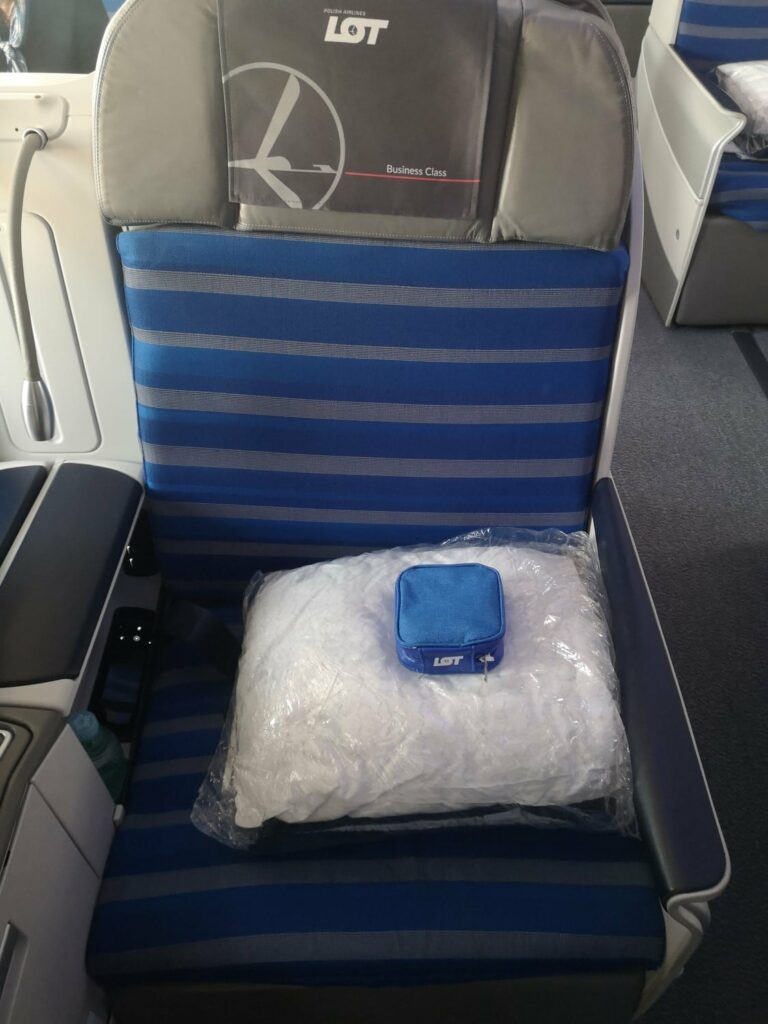 Review: LOT Polish Airlines Business Class (787-9) | Frugal Flyer