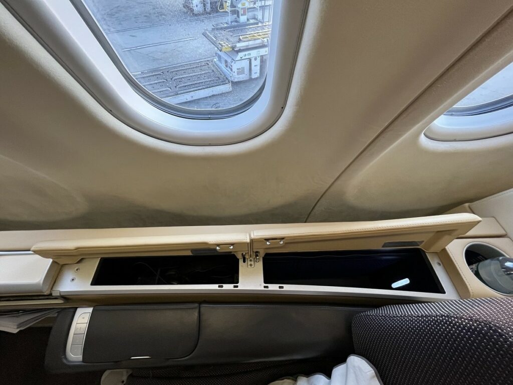 Review: Lufthansa First Class (A340) | Frugal Flyer