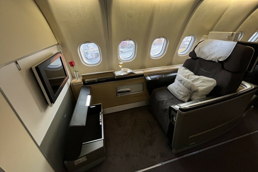 Review: Lufthansa First Class (A340) | Frugal Flyer