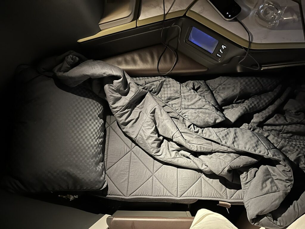 Review: Etihad Airways Business Class (A350) | Frugal Flyer