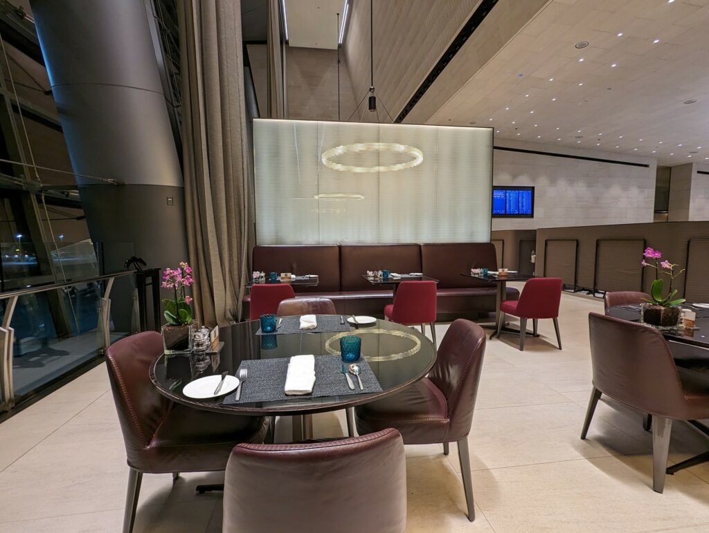 Review: Qatar Airways First Class (777-300ER) | Frugal Flyer