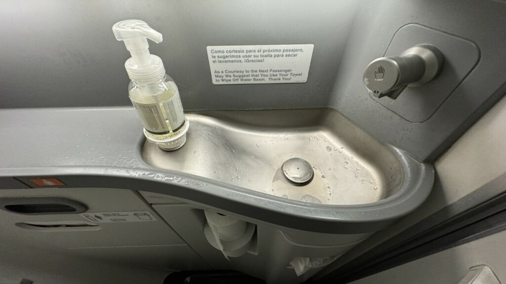 Review: Aeromexico Business Class (737-800 & 737 MAX 8) | Frugal Flyer