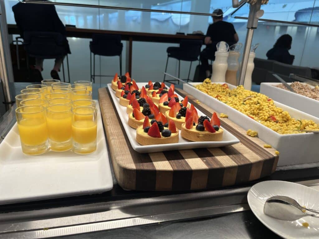 Review: American Express Centurion Lounge at New York LaGuardia Airport ...