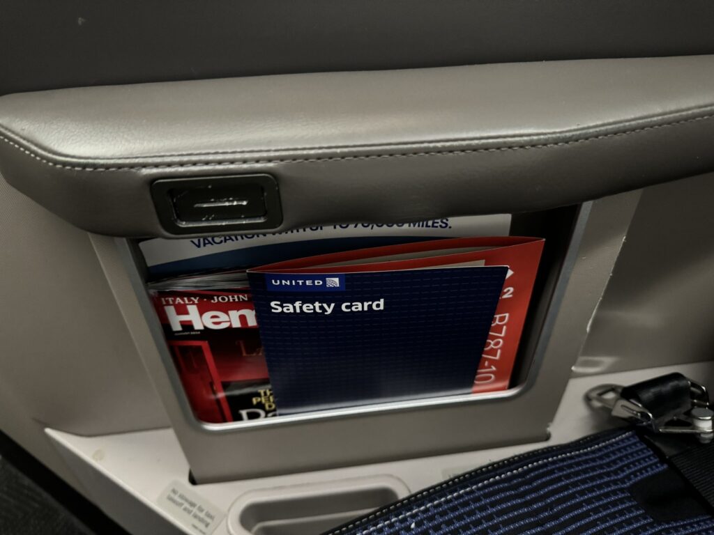 Review: United Airlines Polaris Business Class (787-10) | Frugal Flyer