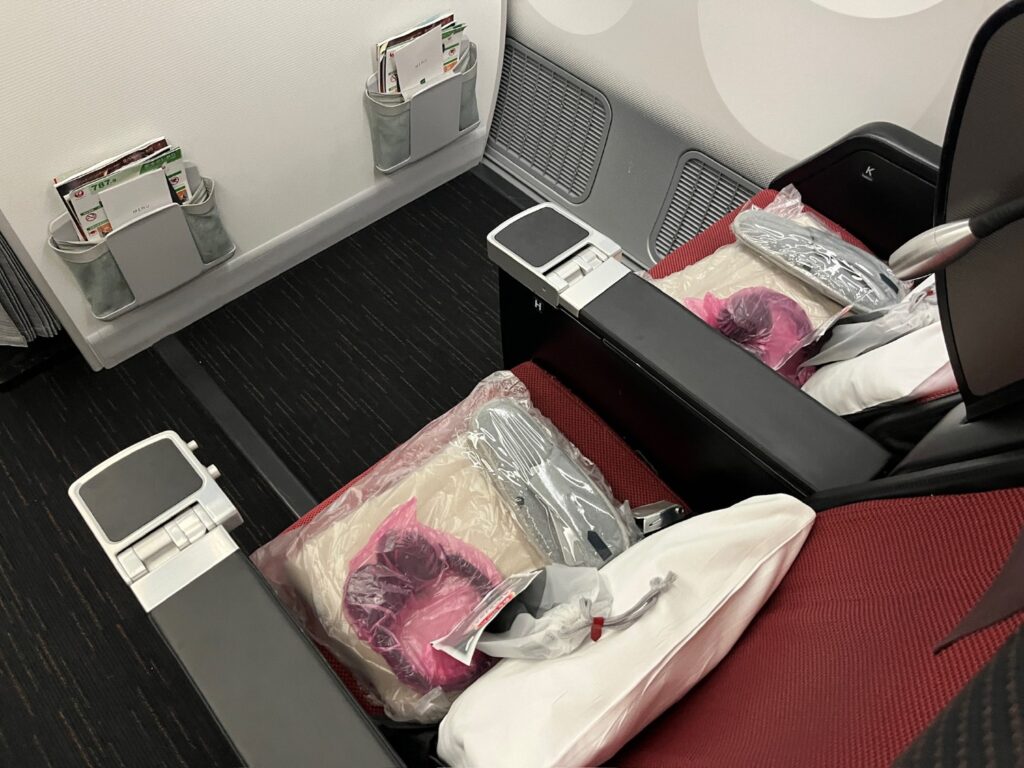 Review: Japan Airlines Premium Economy (787-9) | Frugal Flyer