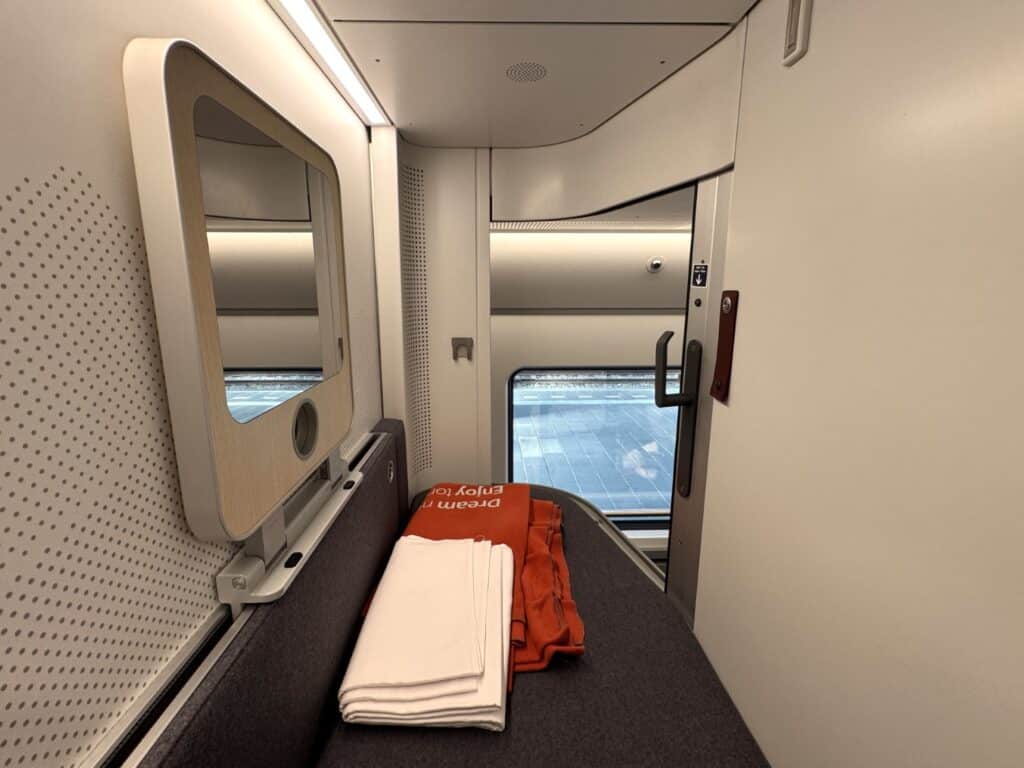 Review: ÖBB NightJet Sleeper Cabin, Mini Cabin | Frugal Flyer