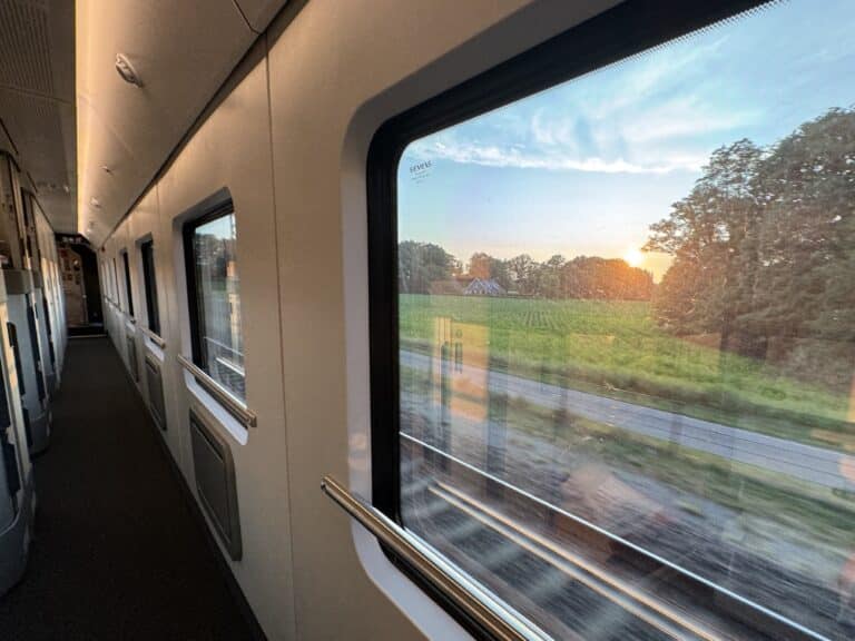 Review: ÖBB NightJet Sleeper Cabin, Mini Cabin | Frugal Flyer