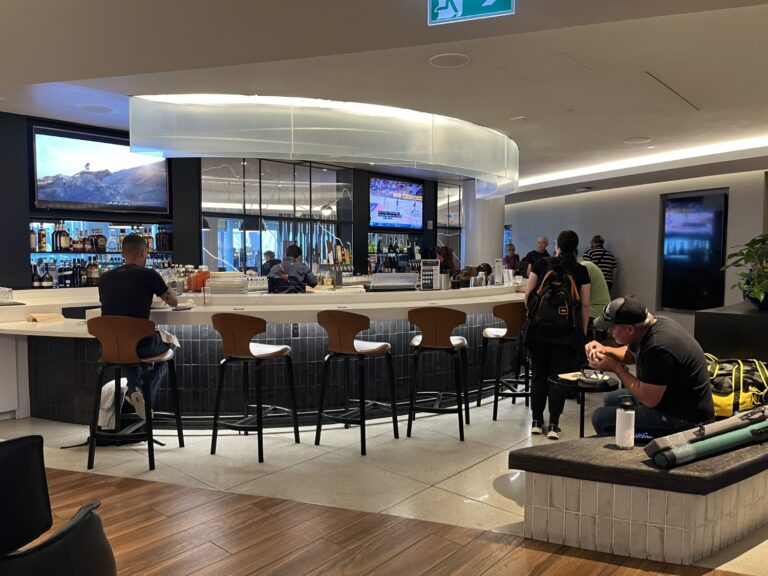 Review: WestJet Elevation Lounge at Calgary International Airport (YYC ...