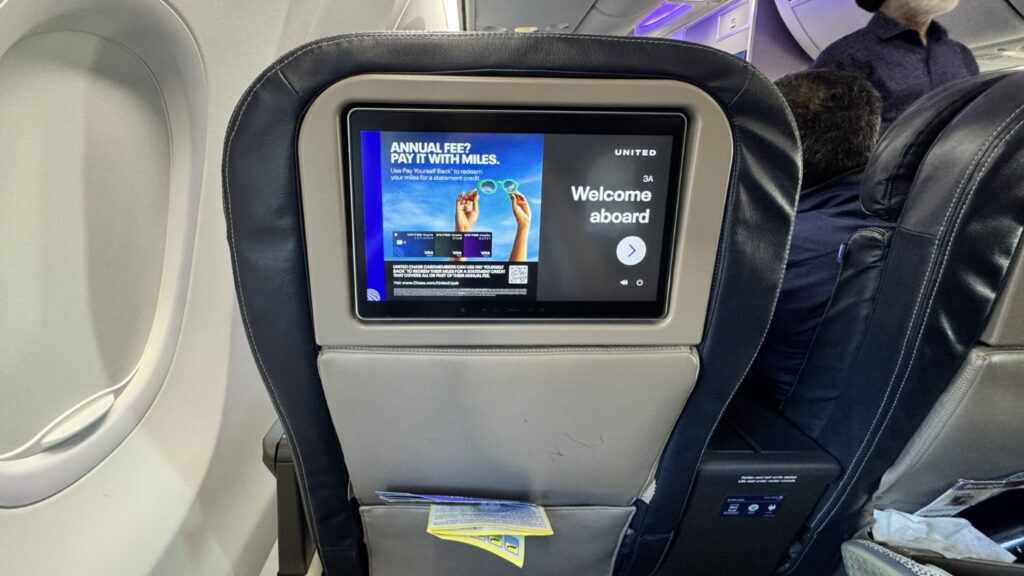 Review: United Airlines First Class (737 MAX 8) | Frugal Flyer